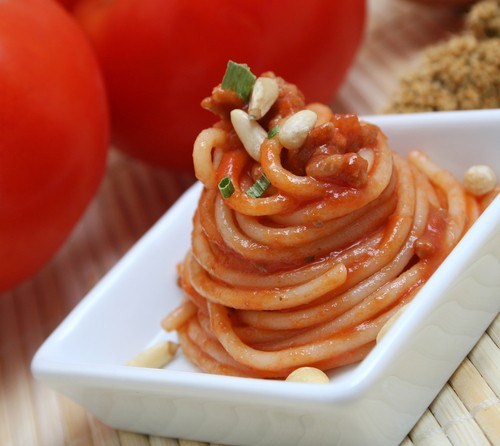 Spicy pasta with pine nuts, herbs and pine nut oil - Siberian Pine Nut ...