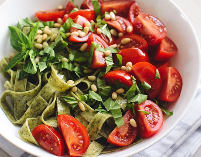 Spinach pasta with tomatoes, pine nuts and basil - Siberian Pine Nut ...